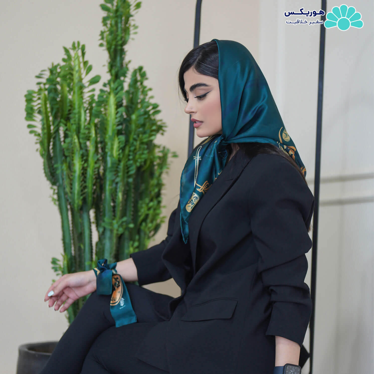 روسری مدل سه تار – هوریکس – سفیر خلاقیت